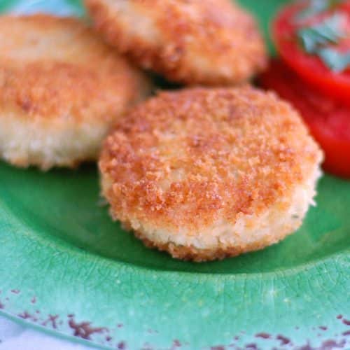 Chicken Cakes (Chicken Croquettes) - Food Lovin Family