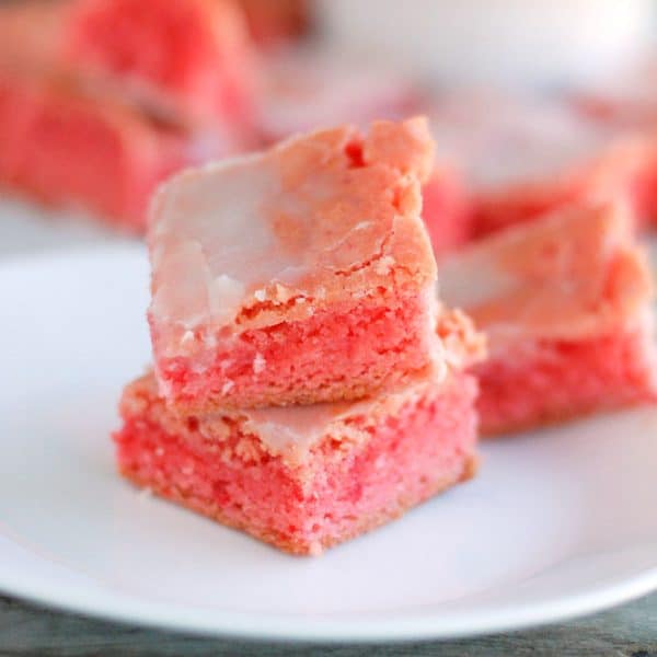 The Best Strawberry Bars - Food Lovin Family