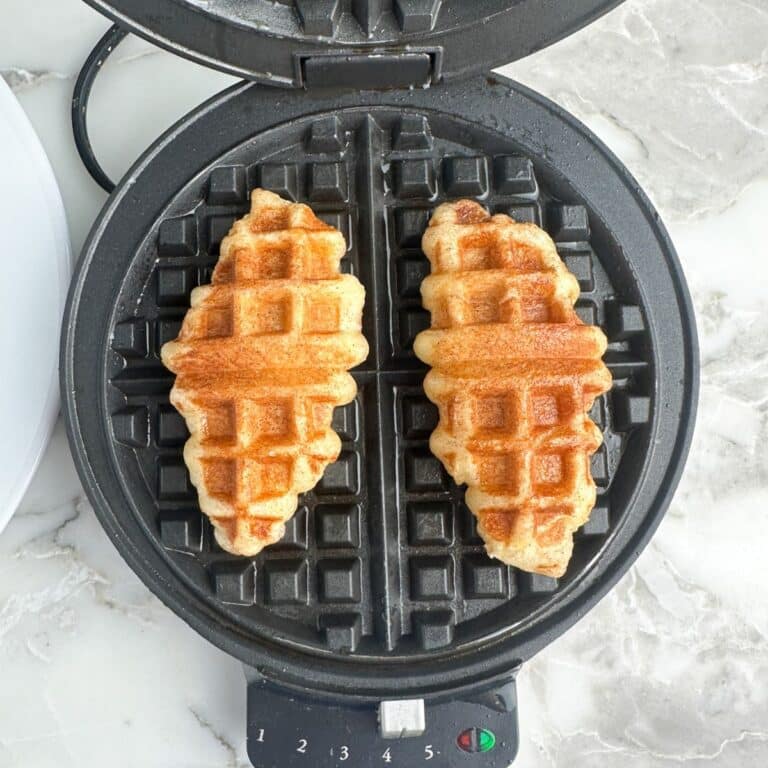 Easy Croffle Recipe (Croissant Waffle) - Food Lovin Family