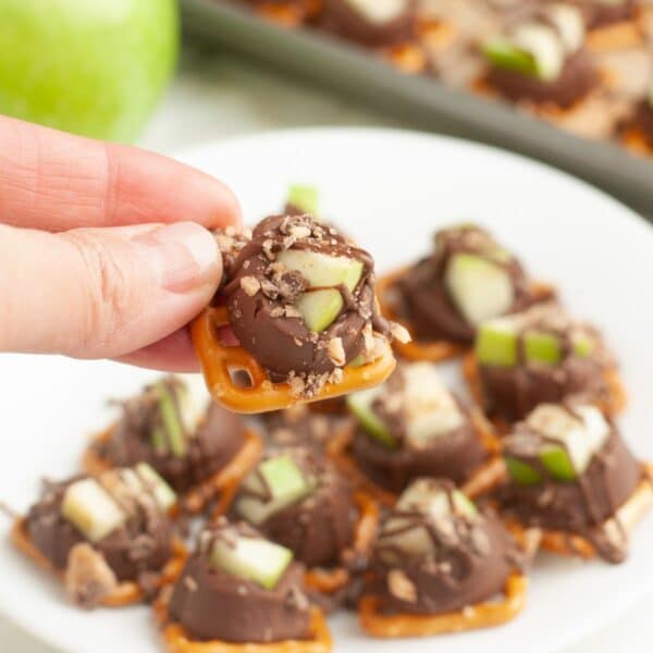 Caramel Apple Pretzel Bites - Food Lovin Family